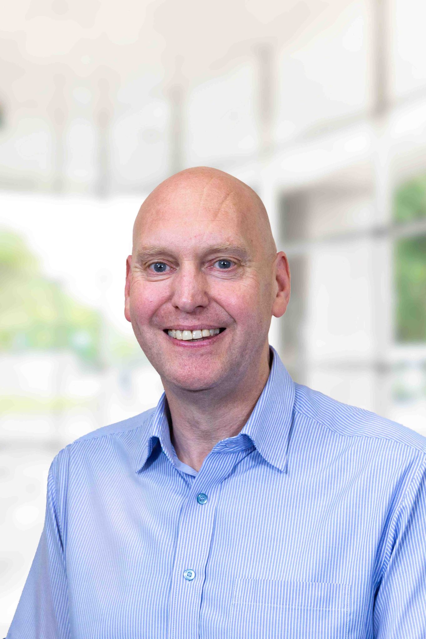 Rob_Stonehouse – Colour with background – web size | CNet Training